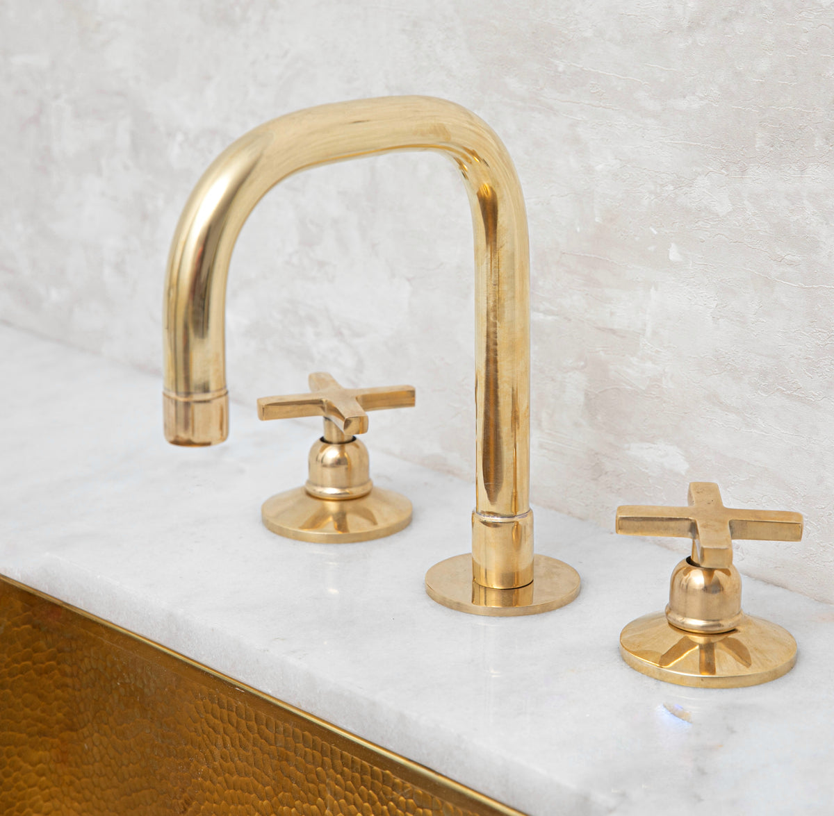 Unlacquered Brass Faucets, Showers, and Sinks – Brasslik